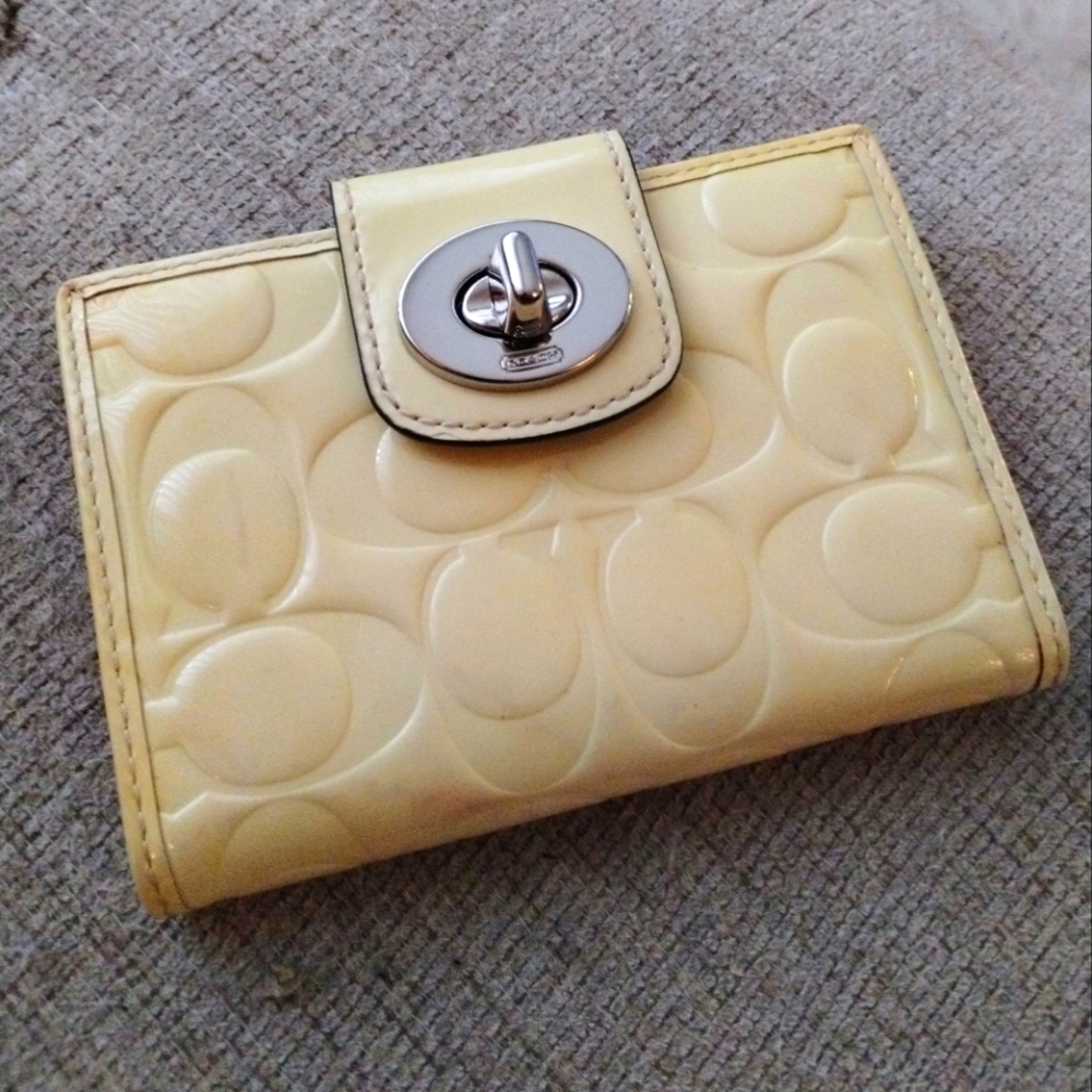 Coach Patent Leather Putty Embossed Sig C Logo Logo T… - Gem